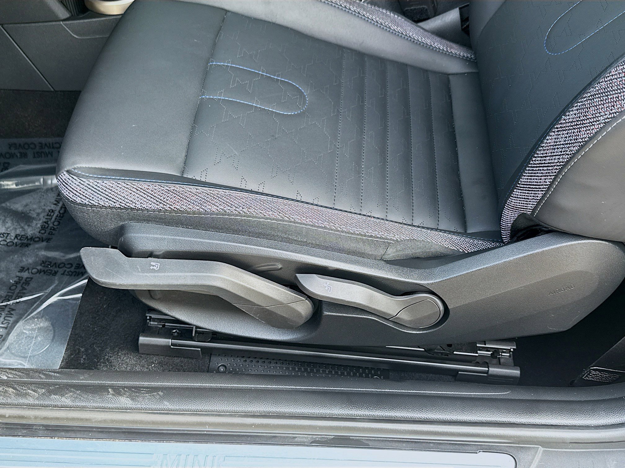 Pre-Owned 2025 MINI Hardtop 2 Door Signature Hatchback in Miami # ...