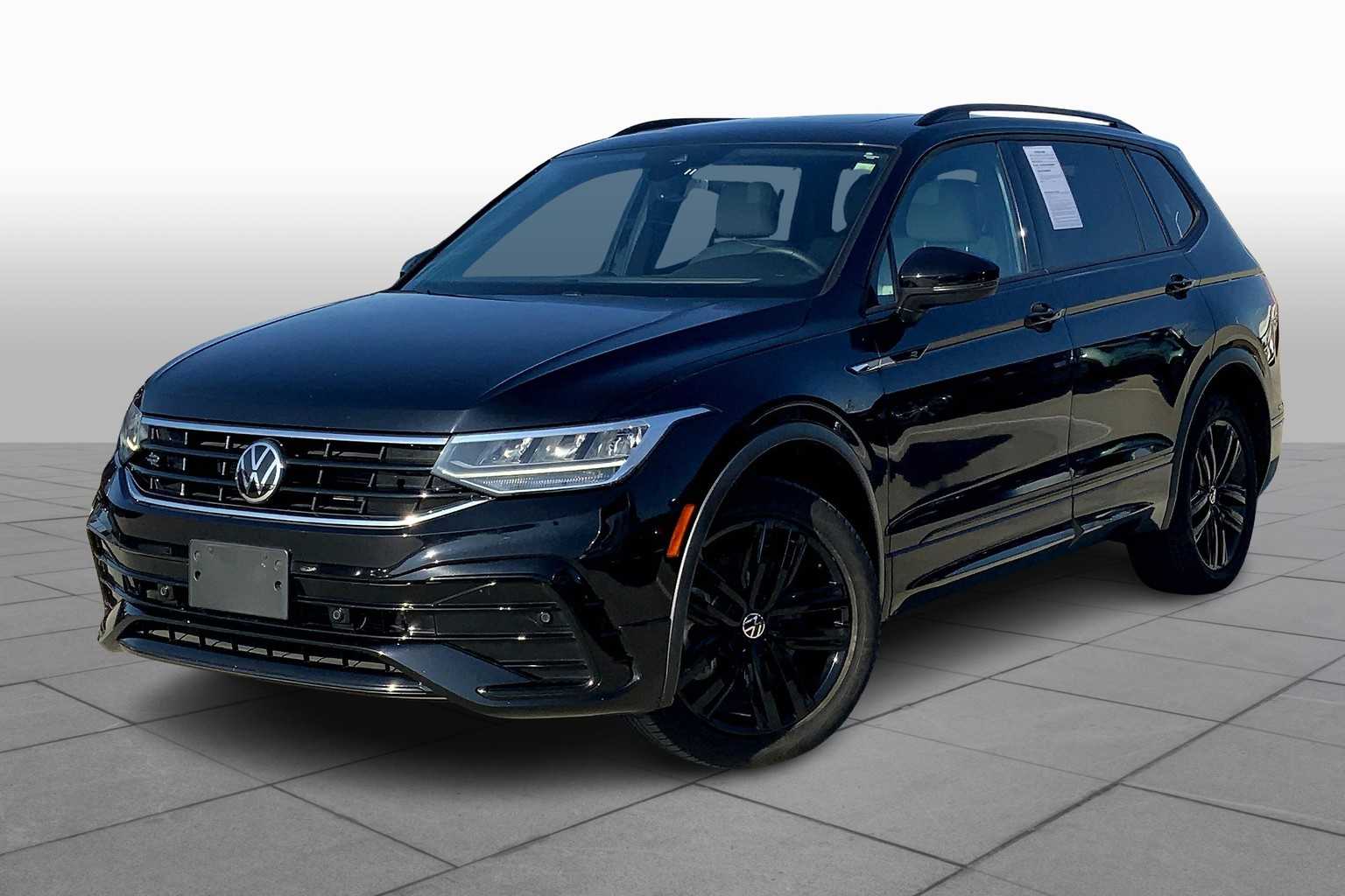 Pre-Owned 2022 Volkswagen Tiguan SE R-Line Black Sport Utility in ...