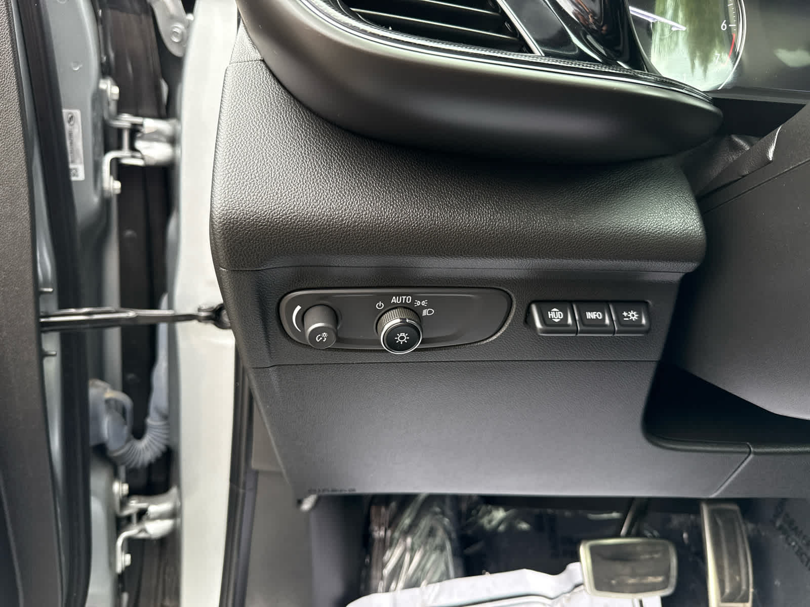 Pre-Owned 2023 Buick Envision Essence Sport Utility in Freeport ...