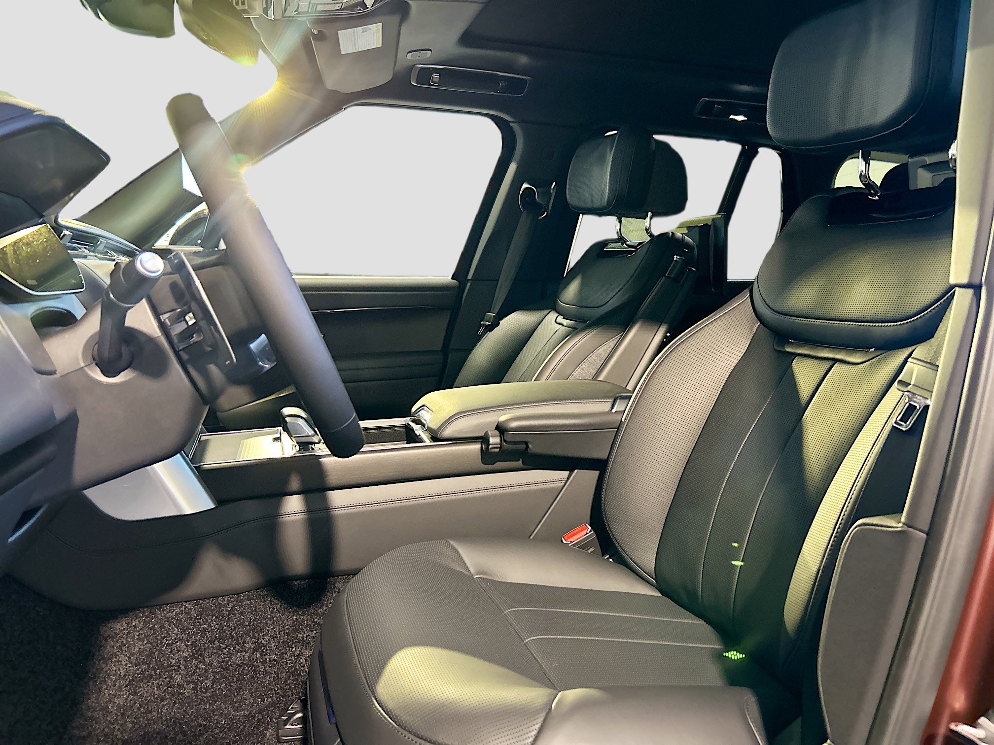 New 2025 Land Rover Range Rover SV SUV in Tampa #A274943 | Land Rover Tampa