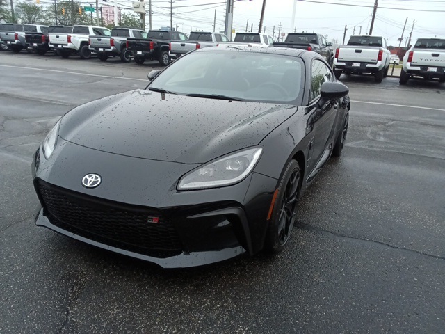 New 2025 Toyota GR86 Premium MT 2+2 COUPE 6 SPD M/T in Brook Park ...