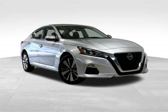 Pre-Owned 2021 Nissan Altima 2.5 SV 4D Sedan in Des Moines #XL12521 ...
