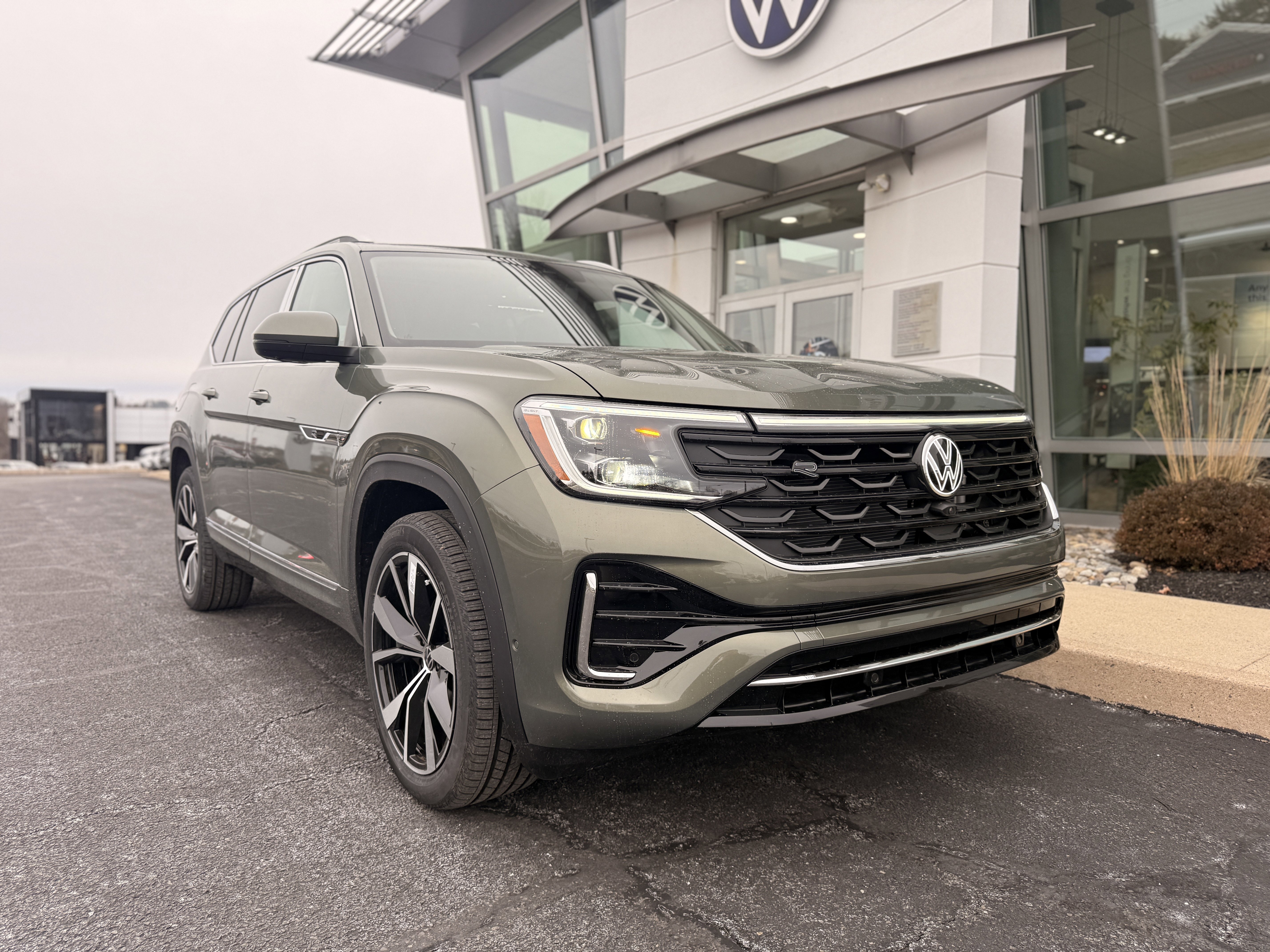 New 2026 Volkswagen Atlas 2.0T SEL Premium R-Line Sport Utility in ...