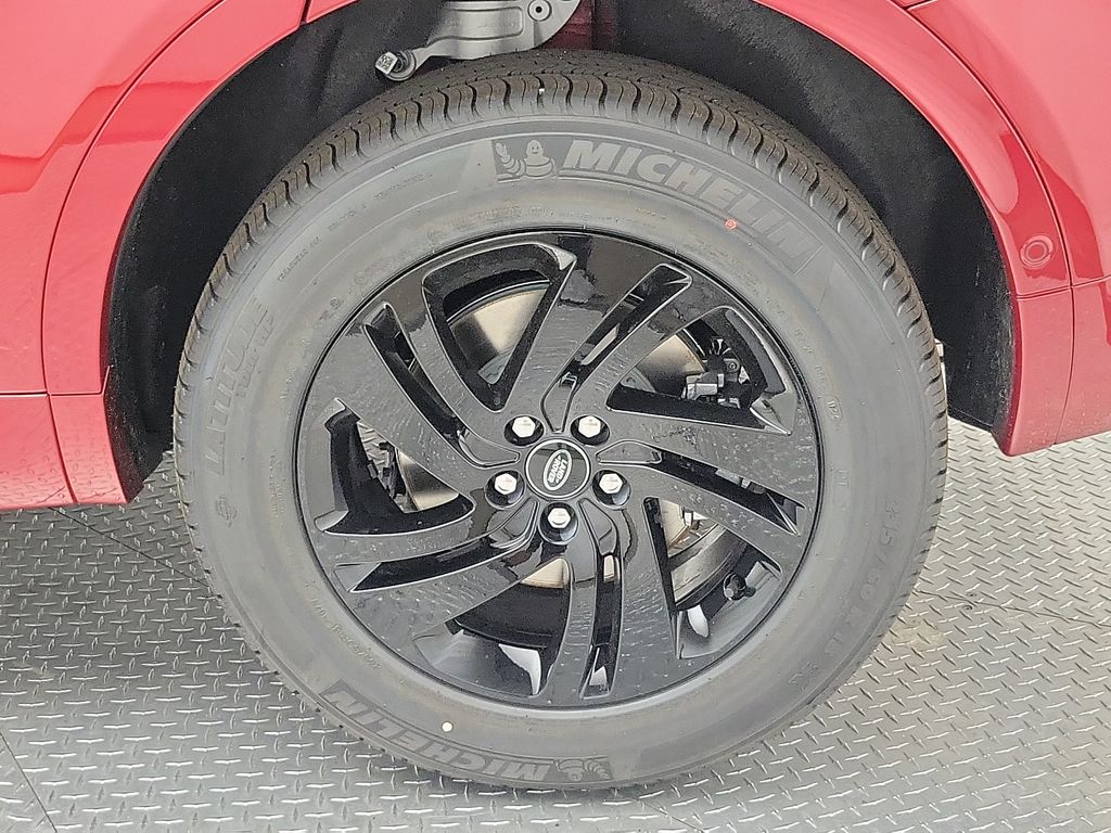 Certified Pre-Owned 2025 Land Rover Discovery Sport S 4D Sport Utility ...