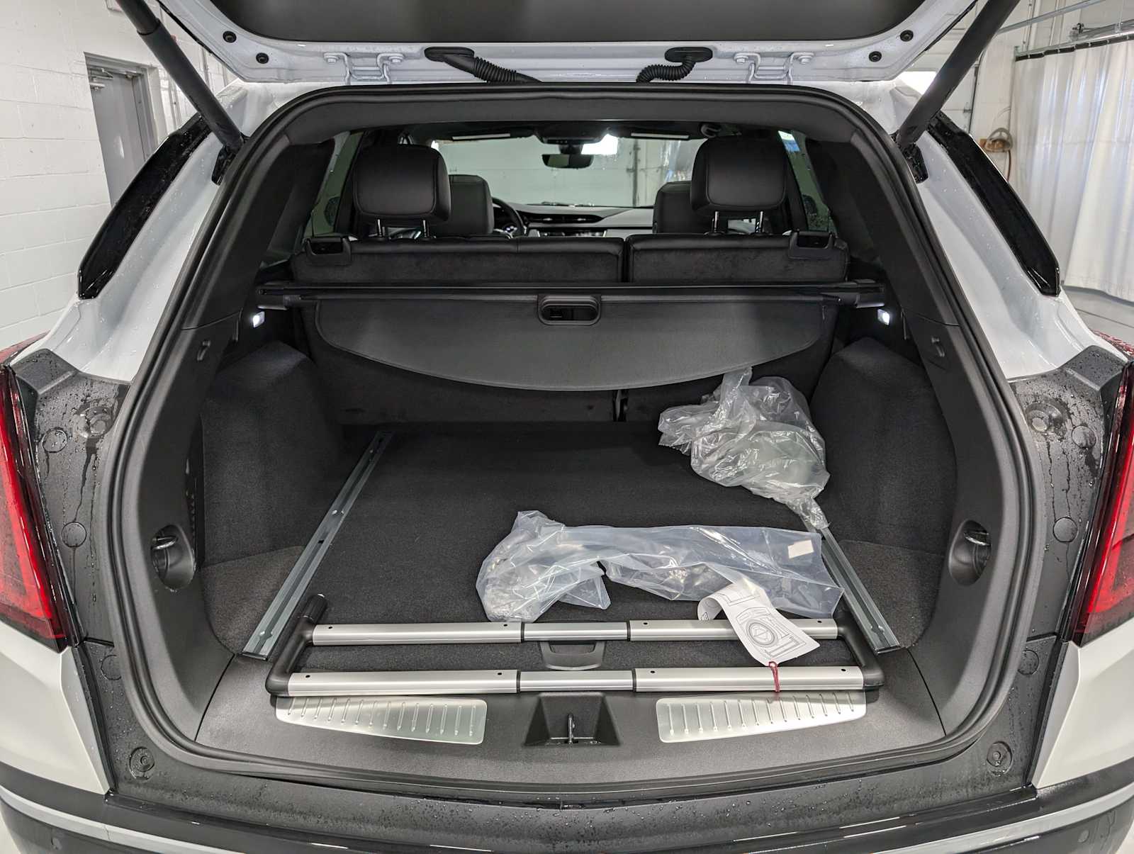 New 2025 Cadillac XT5 Premium Luxury SUV in Greensburg #C01047 | Smail Cadillac