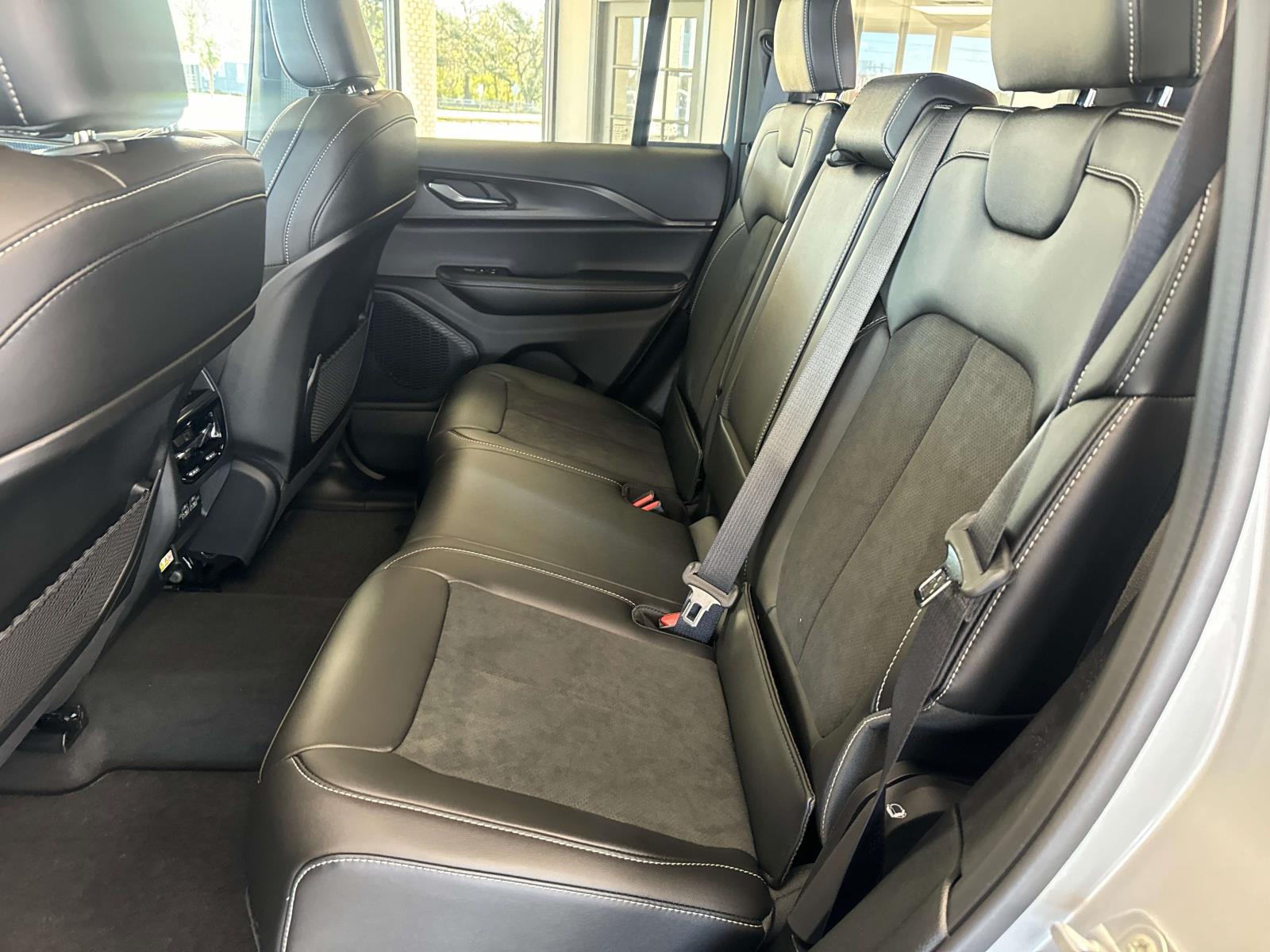 New 2025 Jeep Grand Cherokee Altitude Utility in Houma #T5J010 ...