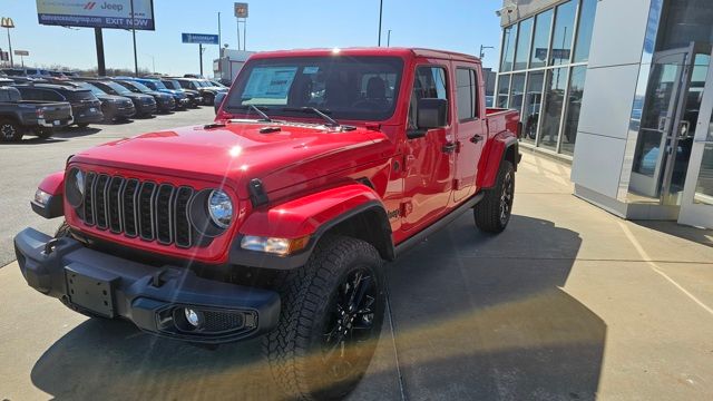 New 2025 Jeep Gladiator Nighthawk Crew Cab in Marshfield #11863 | Don Vance Chrysler Dodge Jeep Ram