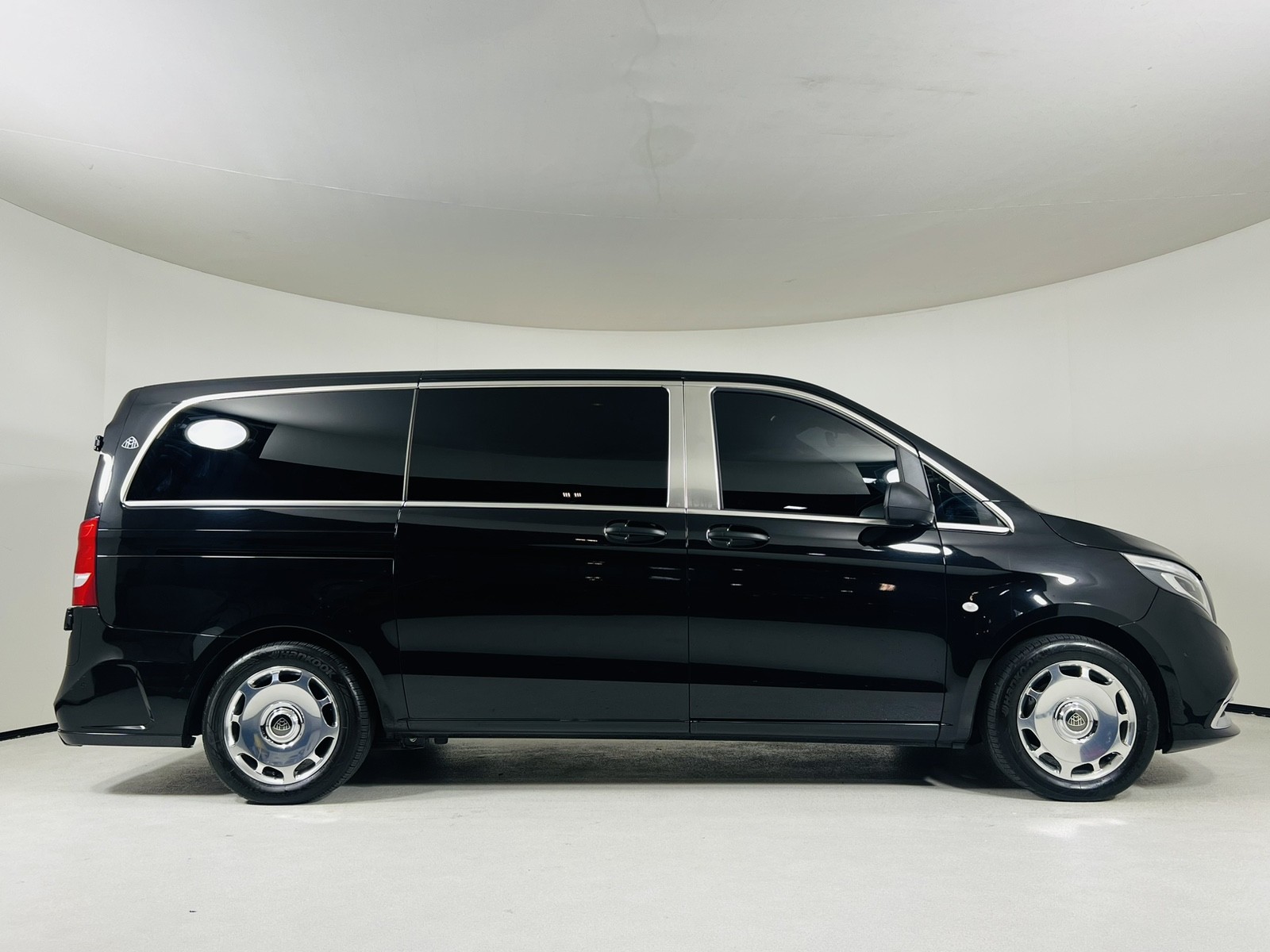 2020 Mercedes-Benz Luxury Metris MAYBACH Styling Executive Van w ...