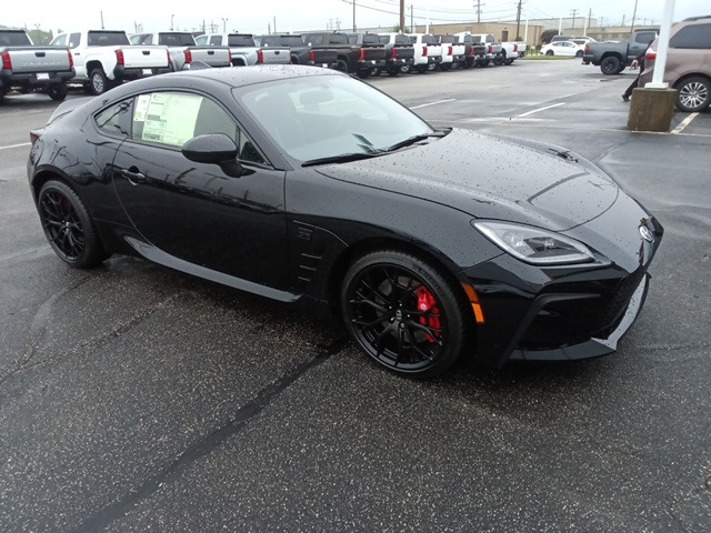 New 2025 Toyota GR86 Premium MT 2+2 COUPE 6 SPD M/T in Brook Park ...