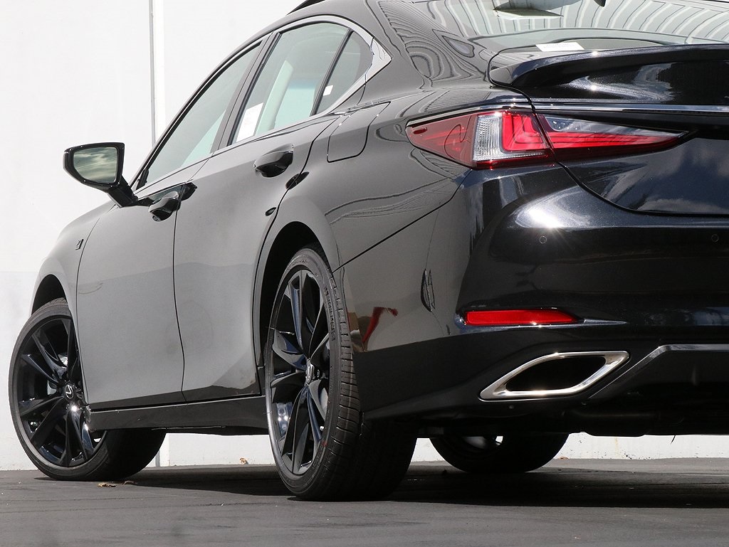 New 2025 Lexus ES 350 F SPORT DIGN 4-DOOR SEDAN for sale in Naperville