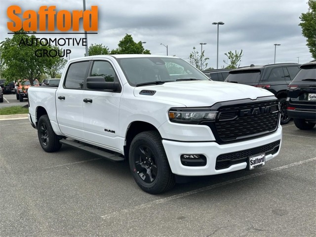 New 2025 Ram 1500 Tradesman 4D Crew Cab in Winchester #SN683281 | Safford CJDR of Winchester