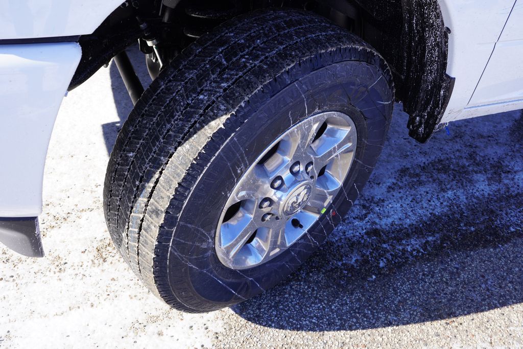 New 2026 RAM 3500 Big Horn Crew Cab in Lakeville #D638109 | Jeff Belzer ...