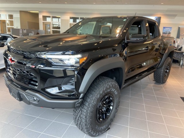 New 2024 Chevrolet Colorado ZR2 Crew Cab Black for Sale in Omaha | #15C1457