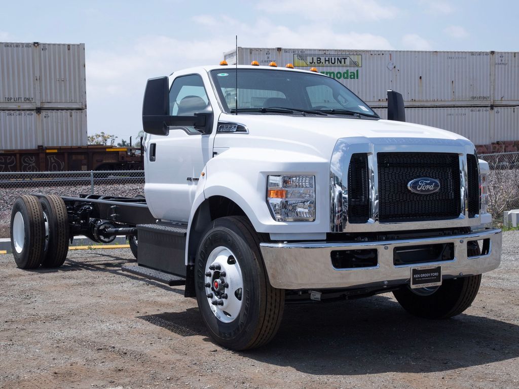 New 2025 Ford F-650-750 F-650 SD Diesel Straight Frame Regular Cab in Buena Park #B250011 | Ken ...