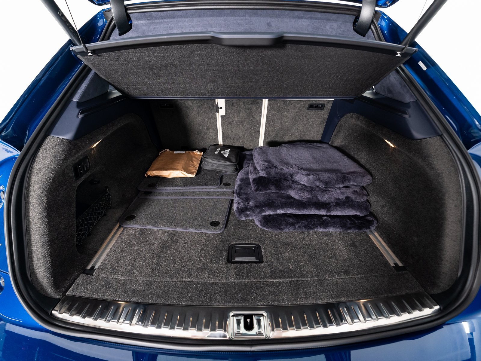 New 2024 Bentley Bentayga Azure V8 4D Sport Utility for Sale #RC028269 ...