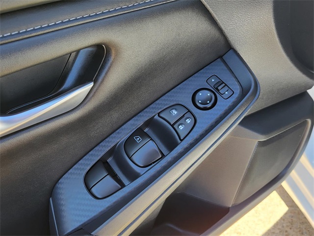 Pre-Owned 2025 Nissan Sentra SV 4D Sedan in Fort Worth #P2184 | Hiley ...