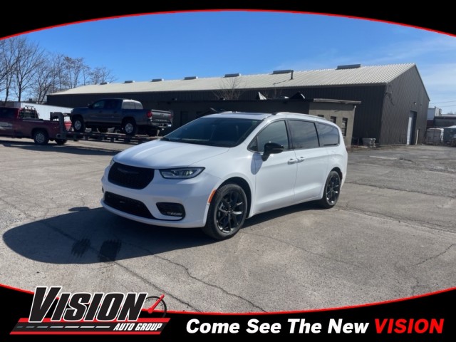 New 2024 Chrysler Pacifica Limited Passenger Van in Rochester # ...
