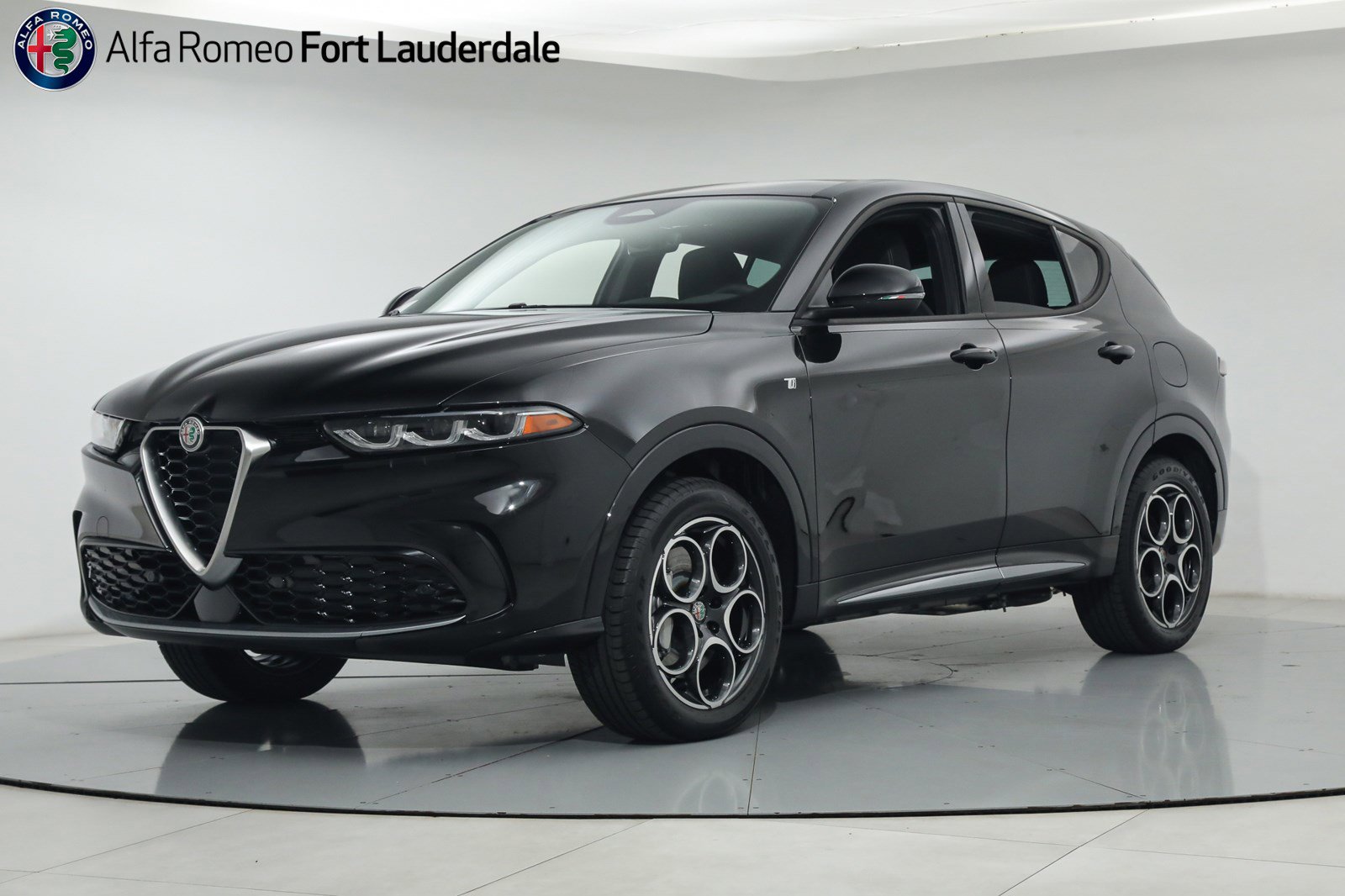 Alfa Romeo 2022 Black
