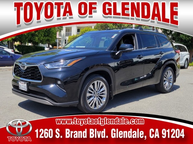 Pre-Owned 2023 TOYOTA HIGHLANDER PLATINUM FWD Sport Utility in Glendale ...