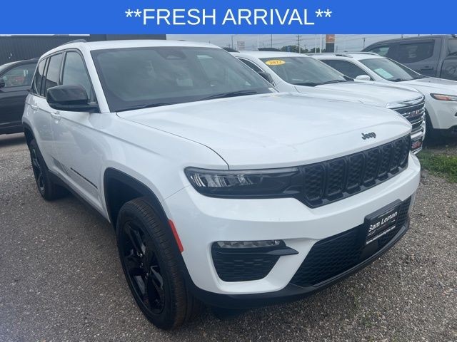 New 2025 Jeep Grand Cherokee Limited Utility in Bloomington #J25332 | Sam Leman Chrysler Jeep ...