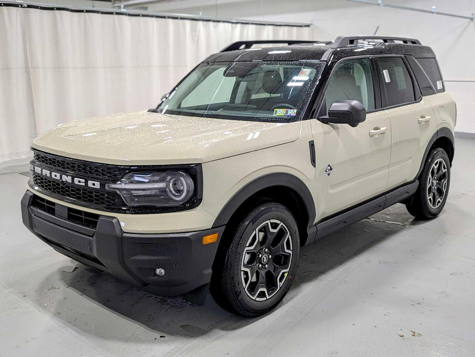 New 2025 Ford Bronco Sport Outer Banks in Desert Sand | Greensburg, PA ...