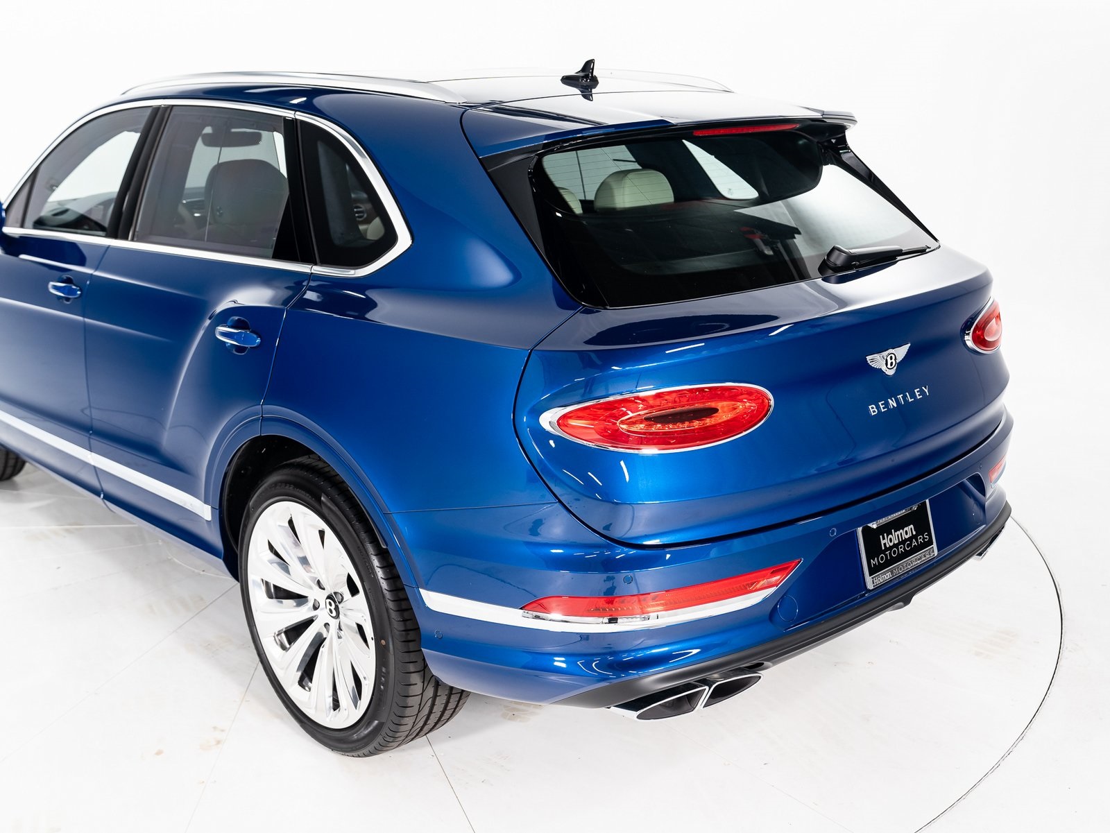 New 2024 Bentley Bentayga Azure V8 4D Sport Utility for Sale #RC028269 ...