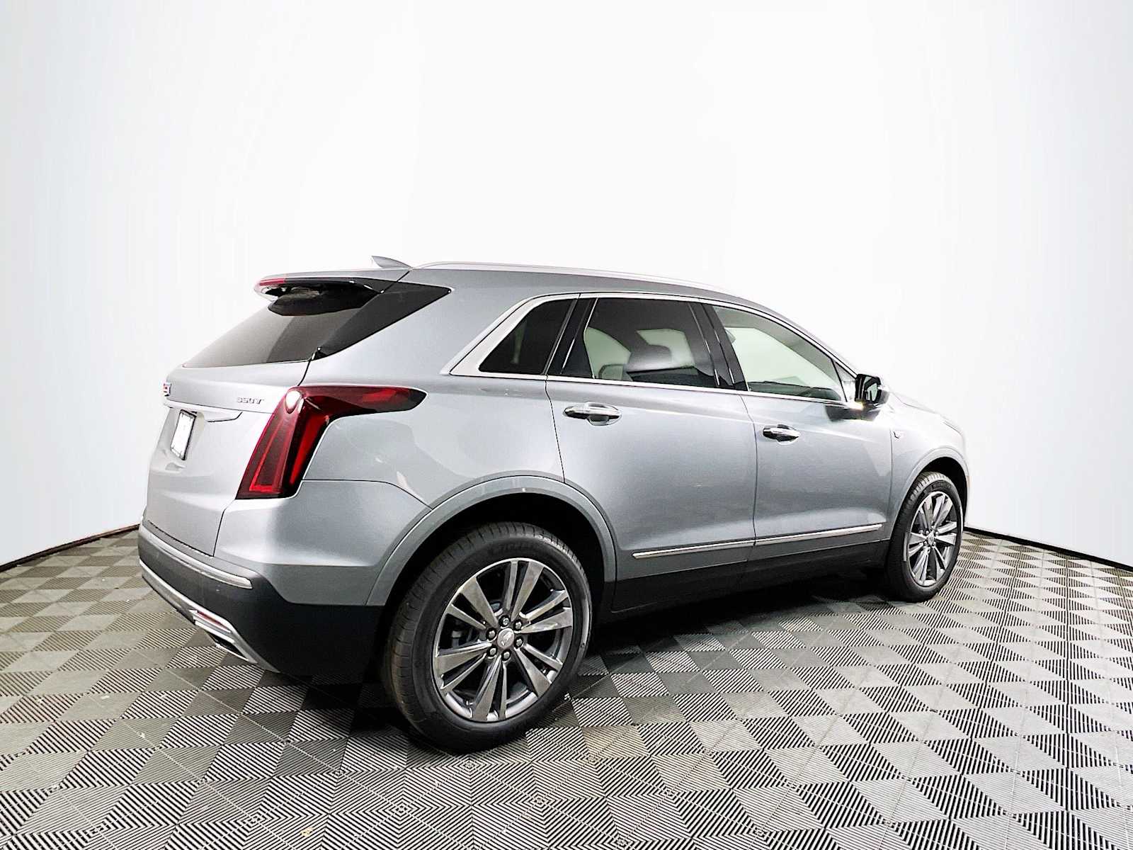 New 2025 Cadillac XT5 Premium Luxury SUV in Toms River #SZ109495 | Pine ...