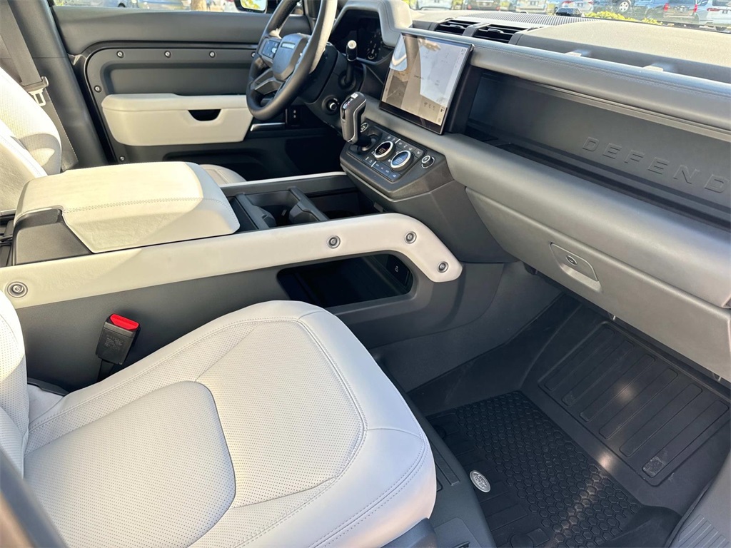 New 2025 Land Rover Defender 110 X-Dynamic SE 4 Door SUV in Baton Rouge ...