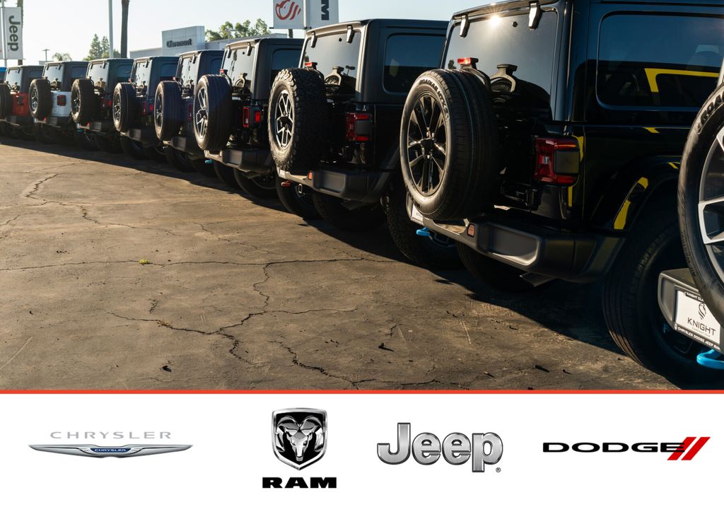 Pre-Owned 2023 Dodge Challenger SRT Hellcat Widebody 2D Coupe in ...