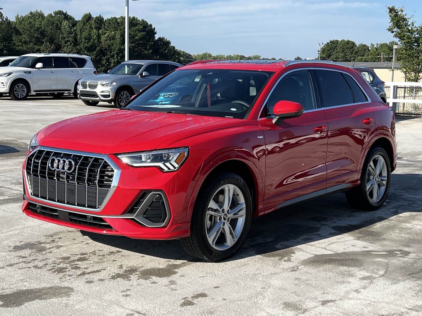 2022 Audi Suv Red