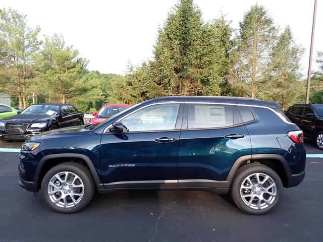 New 2024 Jeep Compass Latitude Lux 4D Sport Utility in Cranberry ...