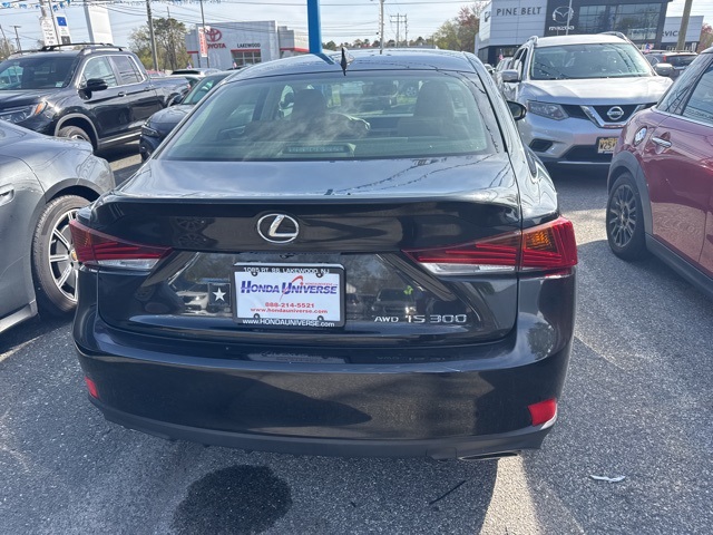 Pre-Owned 2018 Lexus IS 300 4D Sedan in Lakewood #J5026150 | Honda Universe