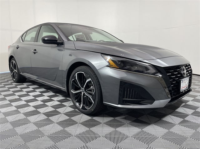 Nissan Altima Coupe 2022 Grey