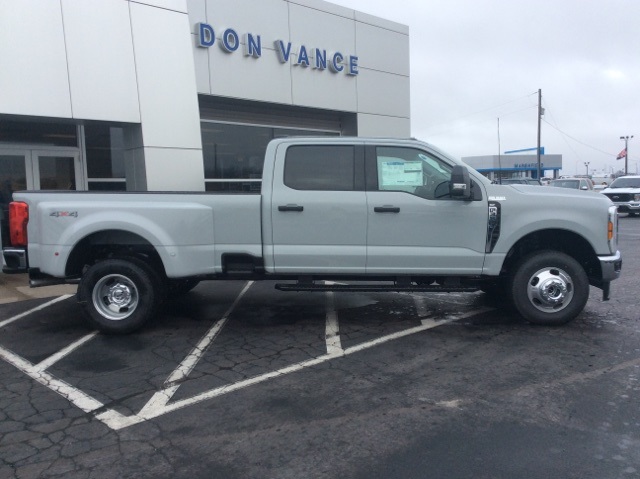 New 2025 Ford Super Duty F-350® XLT Crew Cab in Marshfield #35099 | Don ...