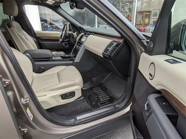 Pre-Owned 2017 Land Rover Discovery HSE 4D Sport Utility in Pasadena ...