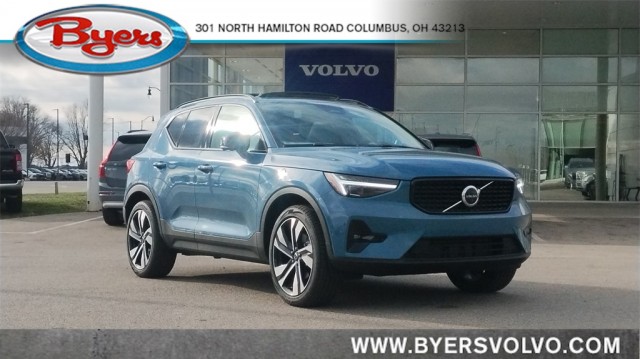New 2025 Volvo XC40 B5 Plus Dark Theme 4D Sport Utility in Columbus # ...