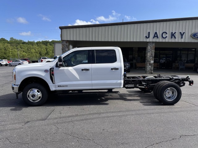 New 2025 Ford Super Duty F-350 DRW F-350® XLT Crew Cab in Hayesville # ...