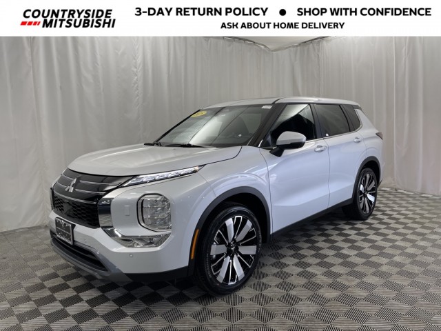 New 2025 Diamond White Mitsubishi Outlander SE Tech 4D Sport Utility ...