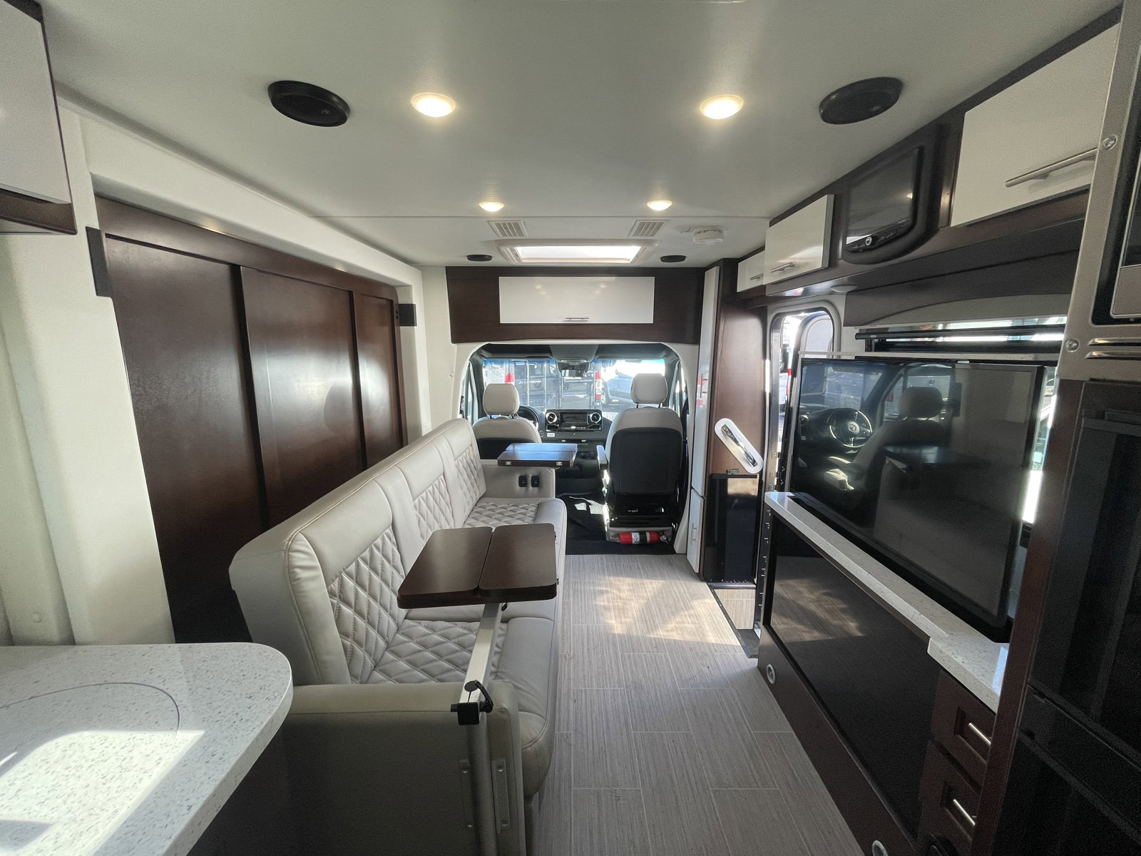 Pre-Owned 2022 Regency Ultra Brougham 25MB Class B in Bristol #RV854 ...