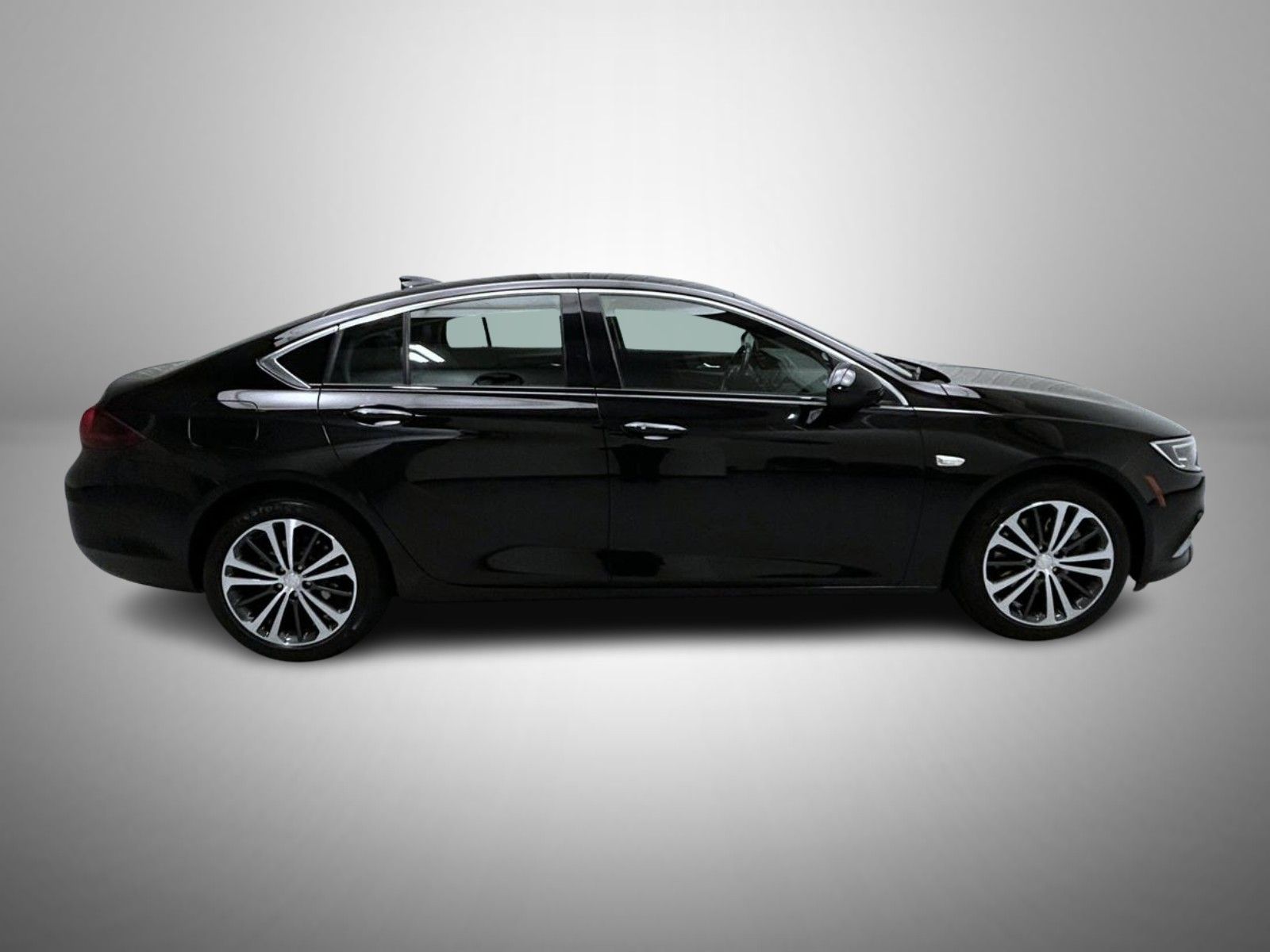 Pre-Owned 2018 Buick Regal Essence Hatchback in Blair #B7469 ...