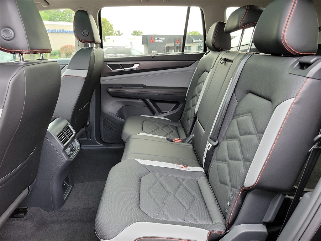 New 2024 Volkswagen Atlas 2.0T Peak Edition SEL 4D Sport Utility in ...