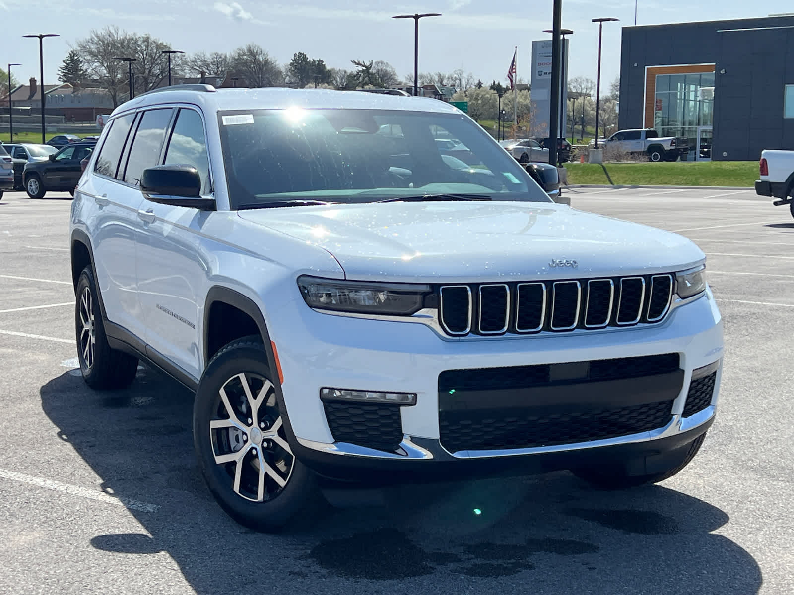 New 2025 Jeep Grand Cherokee L Limited Utility in Merriam #J250396 | Reed Jeep Chrysler Dodge ...