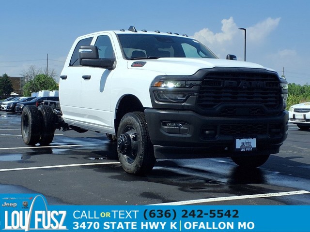 New 2025 RAM 3500 Chassis Cab Tradesman Crew Cab in O'Fallon #DR25126 | Lou Fusz Chrysler Jeep ...