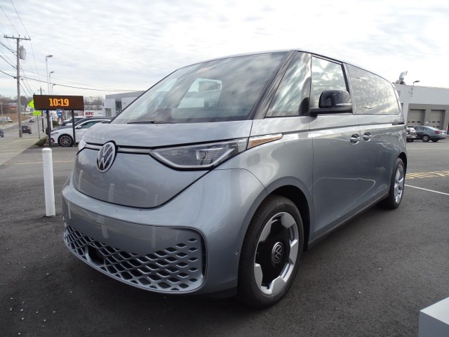 New 2025 Volkswagen ID. Buzz Pro S RWD Mini-van, Passenger in East ...