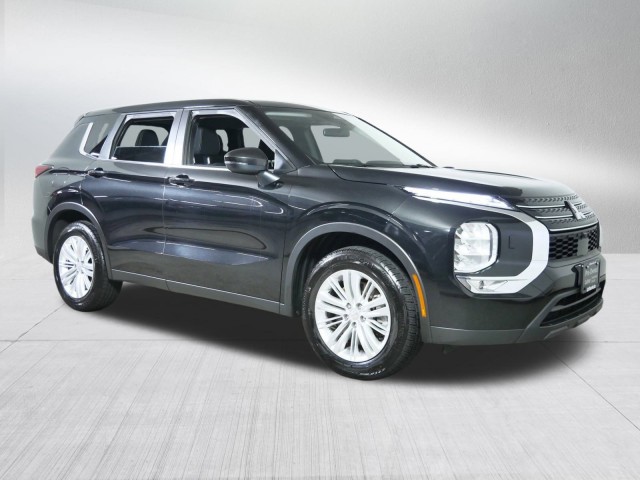 Pre-Owned 2022 Mitsubishi Outlander ES Sport Utility in Brooklyn Center ...