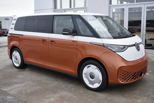 New 2025 Volkswagen ID. Buzz 1st Edition AWD 4D Passenger Van in ...