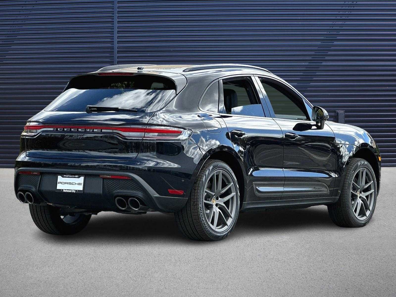 Jet Black Metallic Porsche Macan