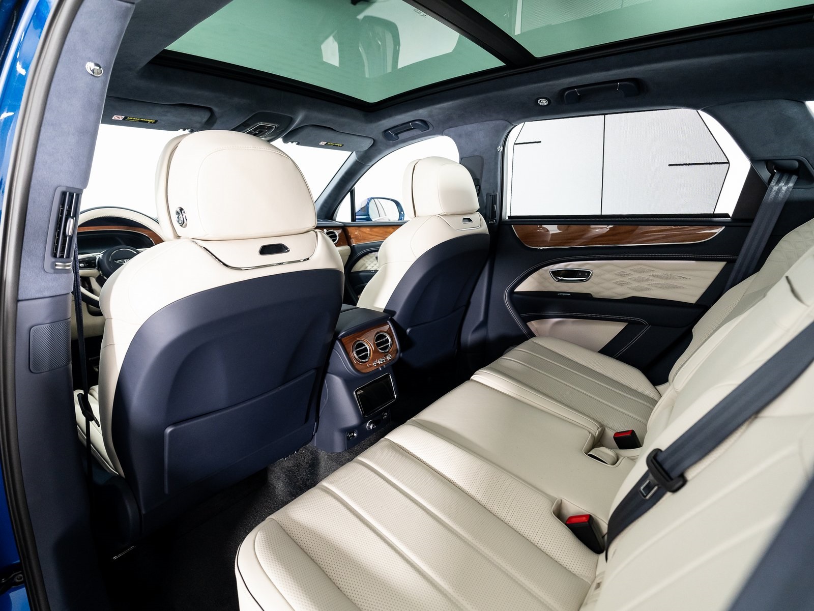 New 2024 Bentley Bentayga Azure V8 4D Sport Utility for Sale #RC028269 ...