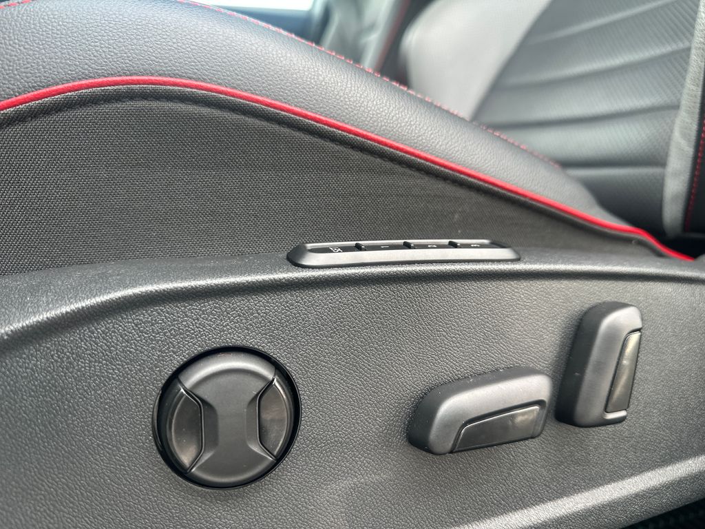 Pre-Owned 2022 Volkswagen Golf GTI Autobahn 4D Hatchback in Queensbury ...