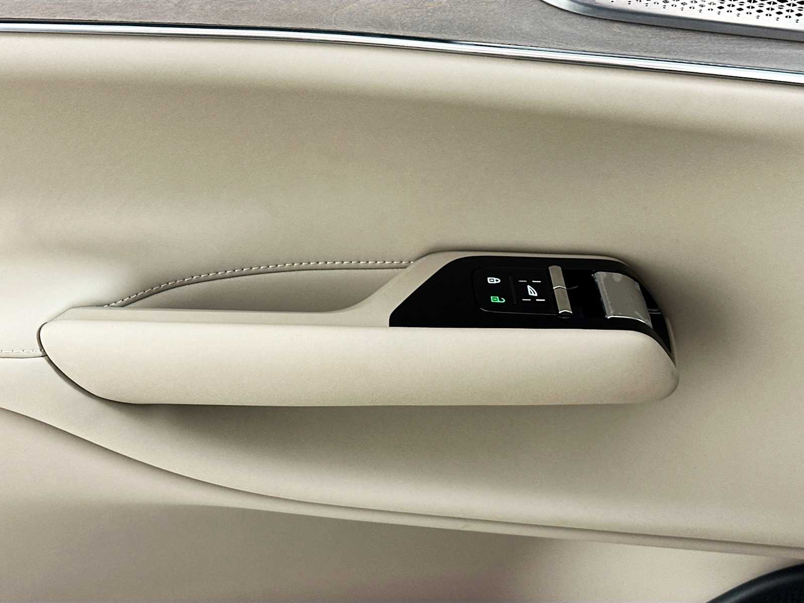 New 2025 Volvo EX90 Ultra SUV in Gilbert #5E9001 | Volvo Cars Gilbert